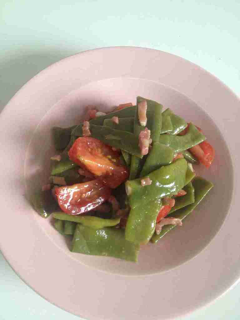 Salade haricots plats, tomates et bacon - Rachel Cuisine