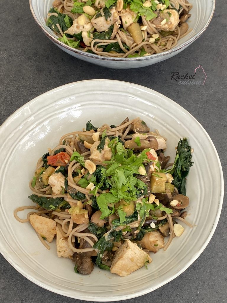Wok Thaï de légumes, poulet et nouilles de Soba - Rachel Cuisine