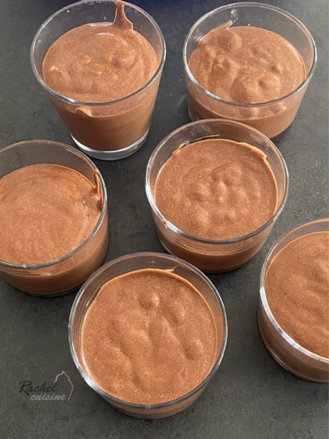 Mousse au chocolat avec 3 ingrédients - Rachel Cuisine